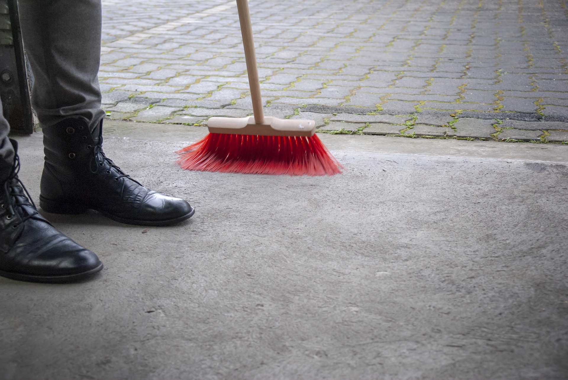 Different Types of Janitorial Tools that Janitors Use - Corinthians ...